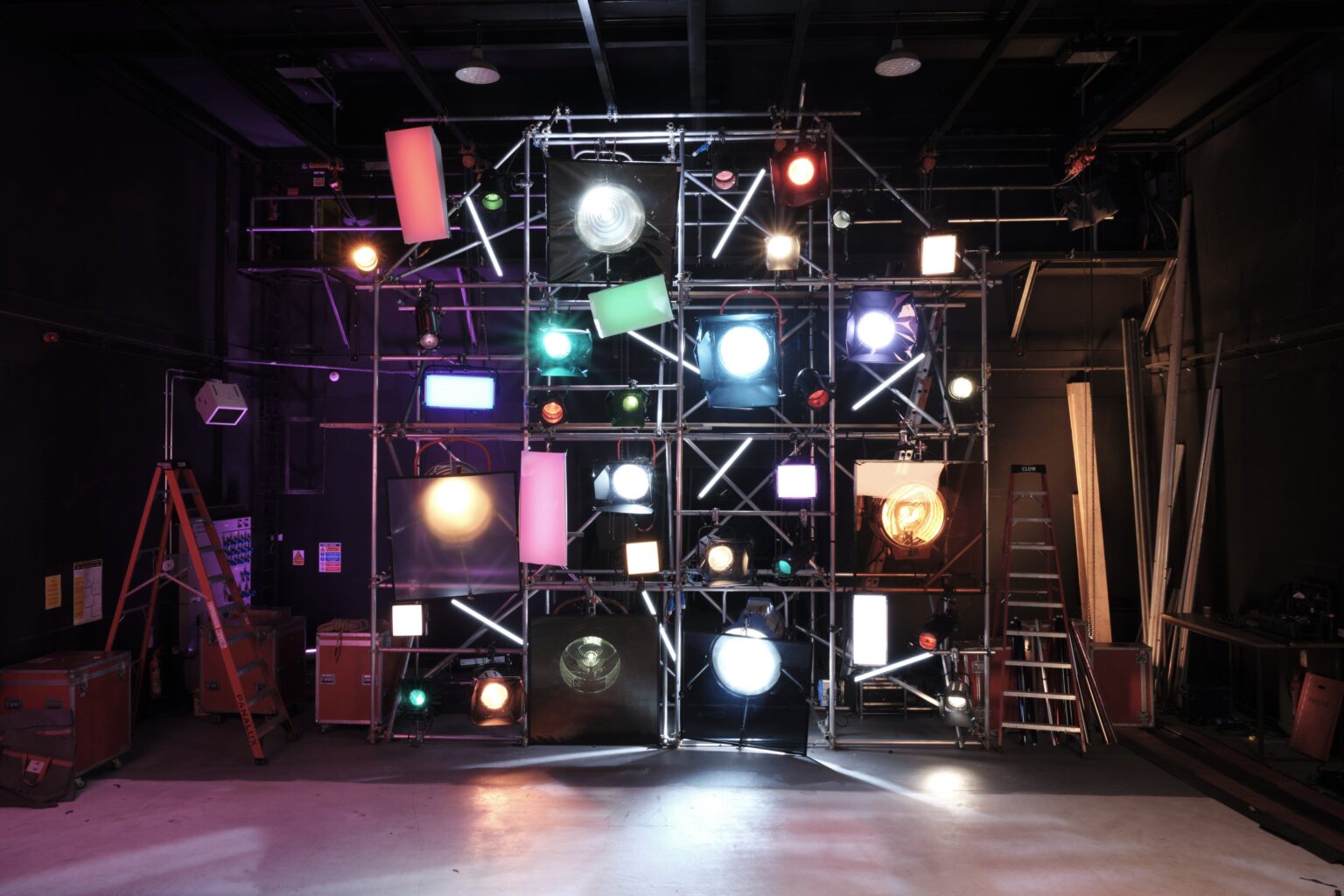 LEE Filters Gels | Colour Gels for Lighting - LEE Filters